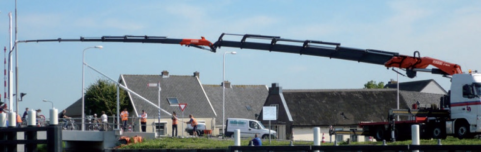 Grúas Fassi [ Consorcio UNO ]